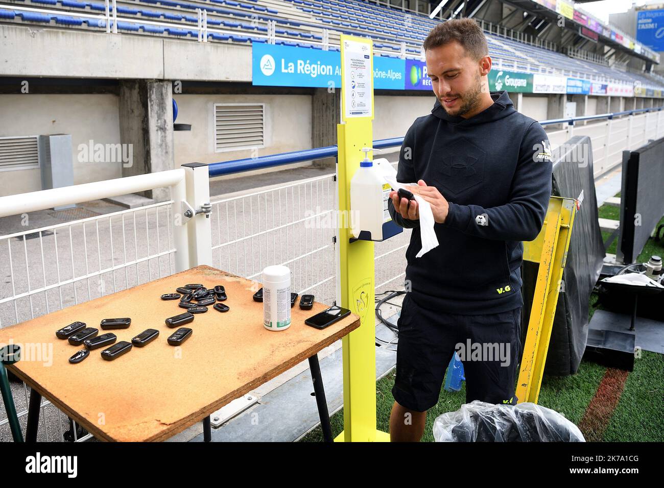 JUNE 16TH 2002 - Clermont Ferrand, french first division rugby team ...