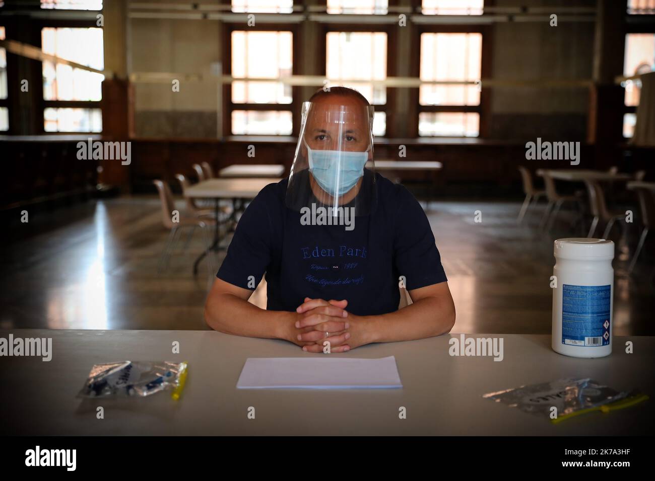 Kit Covid 19 for the 2nd round of municipal elections in Lille Stock ...