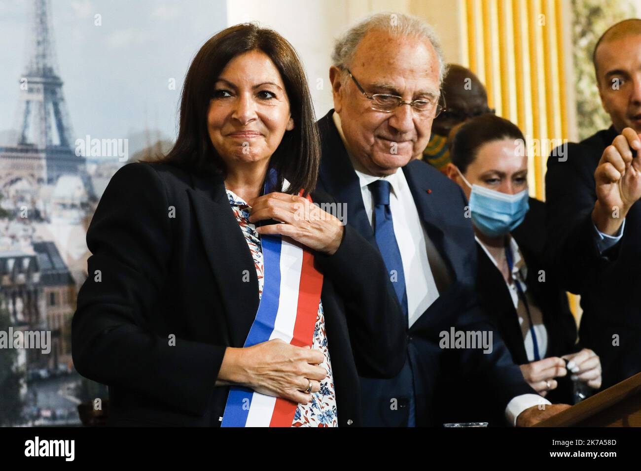 Anne Hidalgo is elected mayor of Paris during the first Paris council ...
