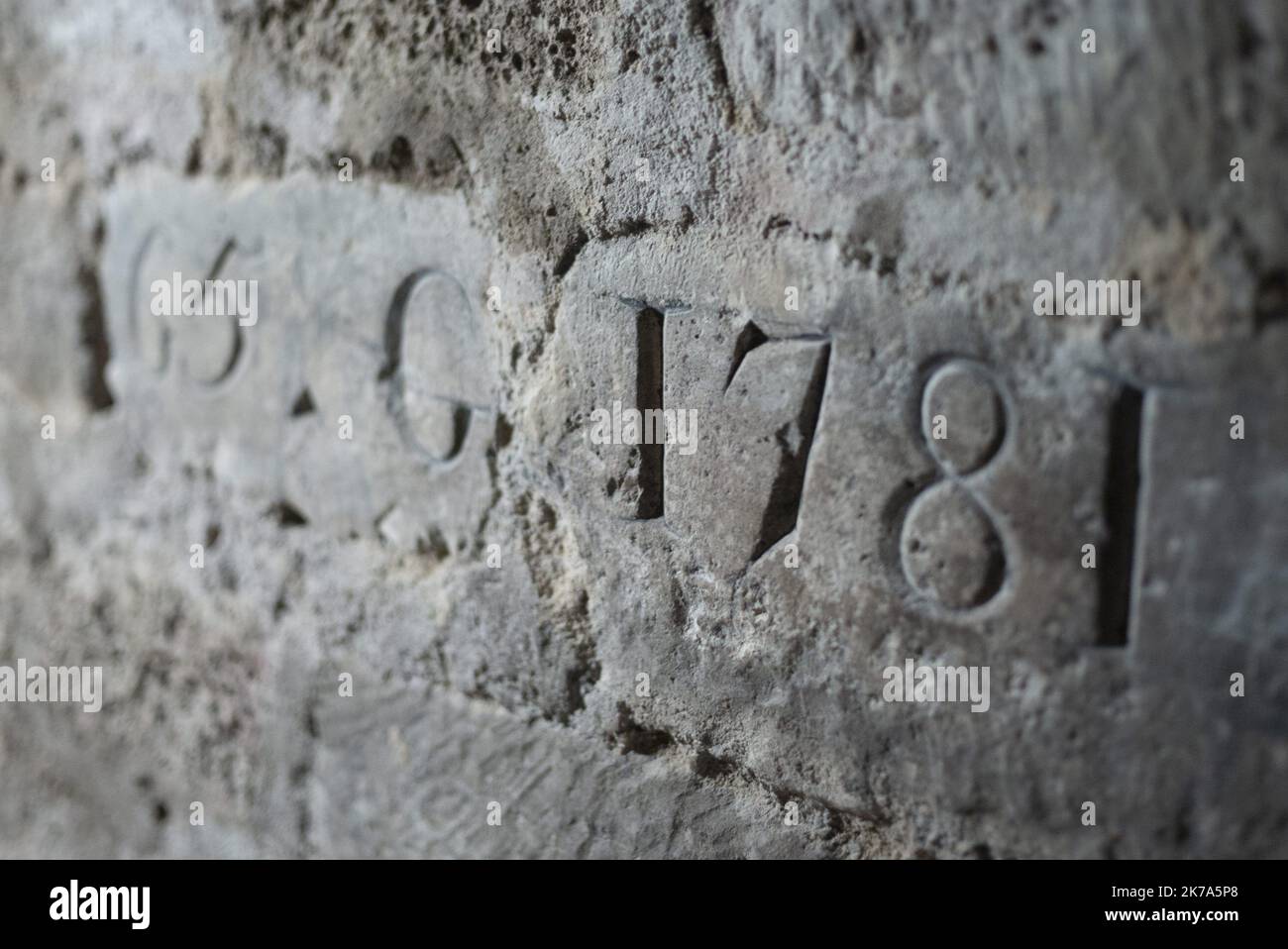 Labyrinthe souterrain hi-res stock photography and images - Alamy