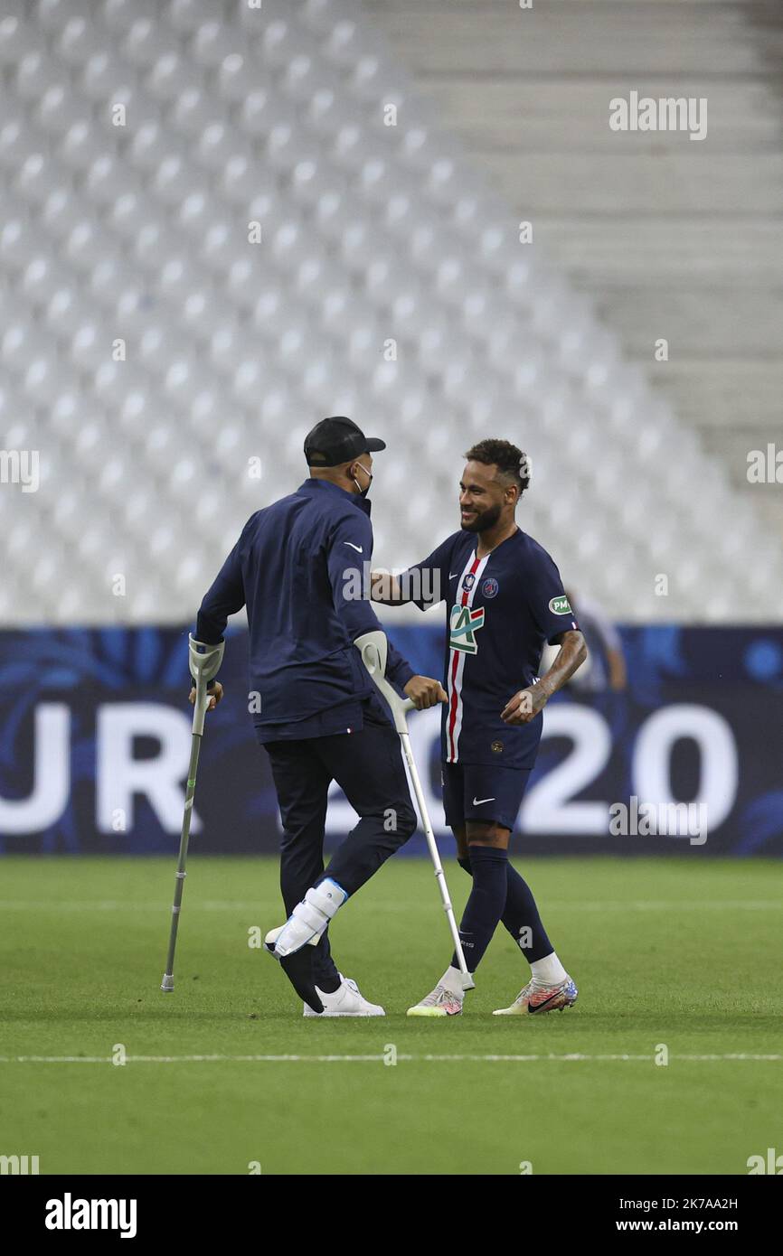 ©Sebastien Muylaert/MAXPPP - Kylian Mbappe and Neymar Jr of Paris Saint-Germain celebrate the ...