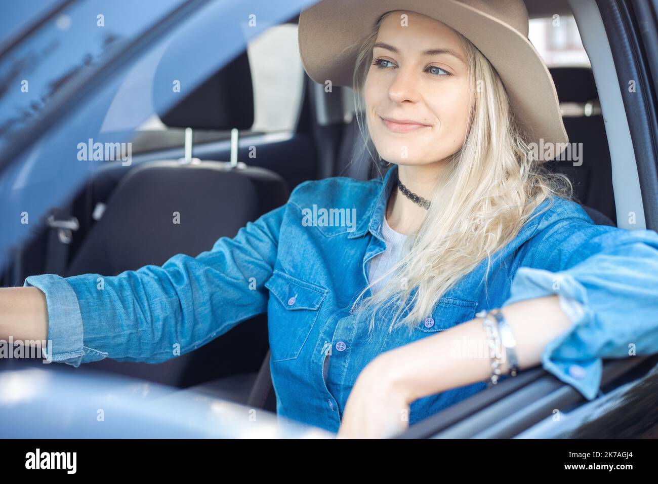 Only is casual wear hi-res stock photography and images - Alamy