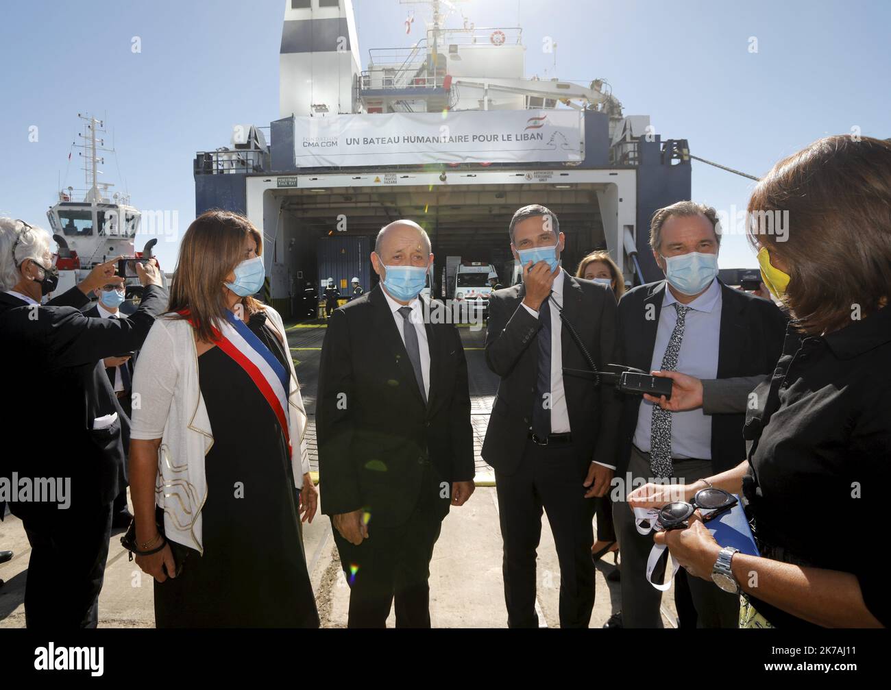 Chargement du bateau hi-res stock photography and images - Alamy