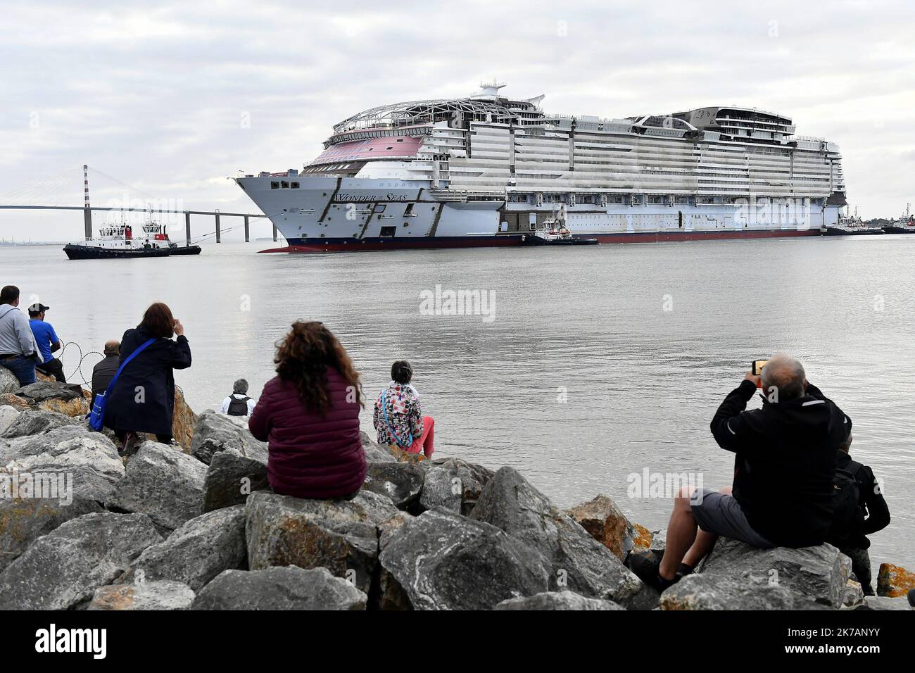Remorqueurs dans le port hi-res stock photography and images - Alamy