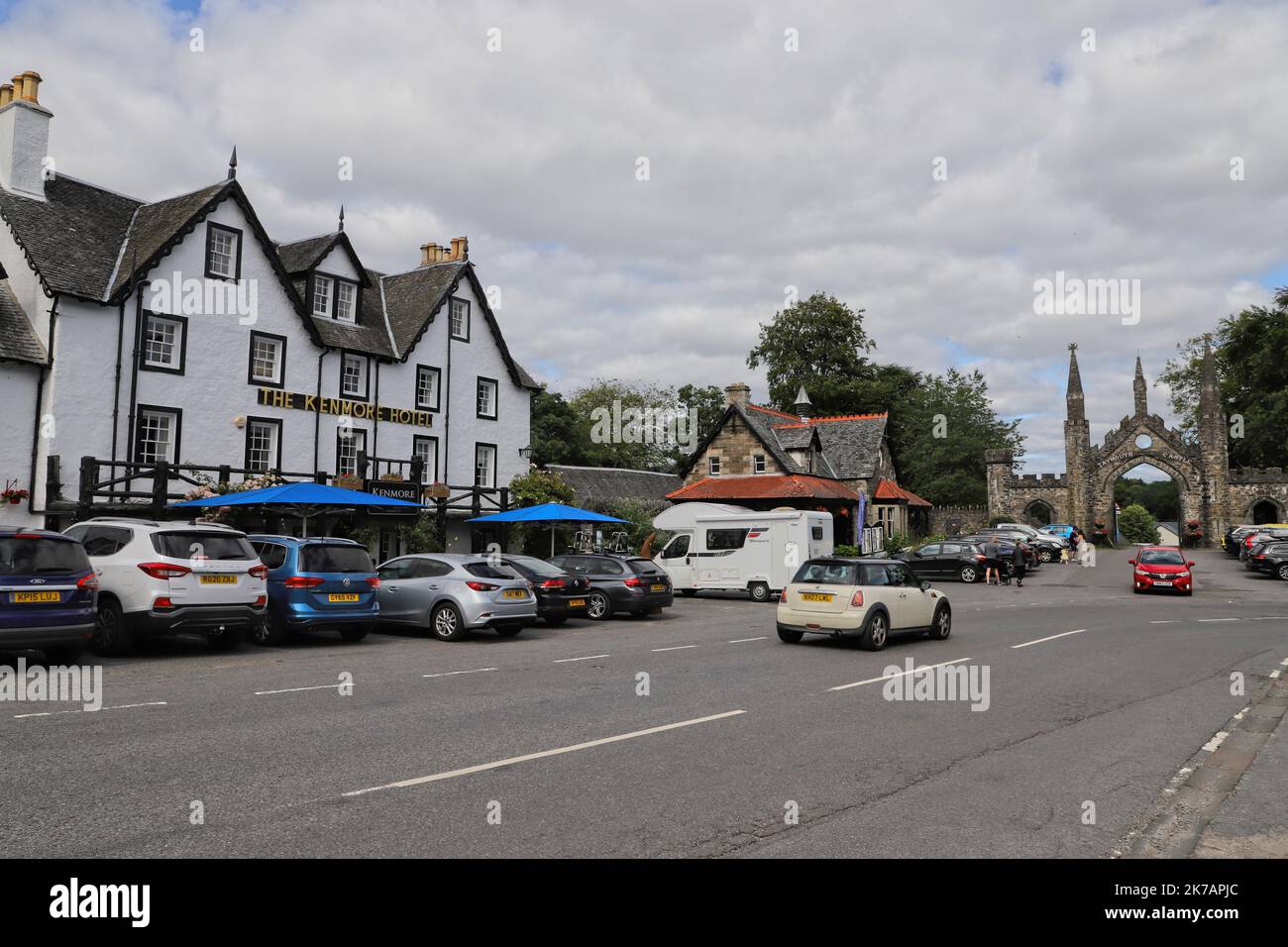 Kenmore street scene with Taymouth Estate Gateway and Kenmore Hotel ...