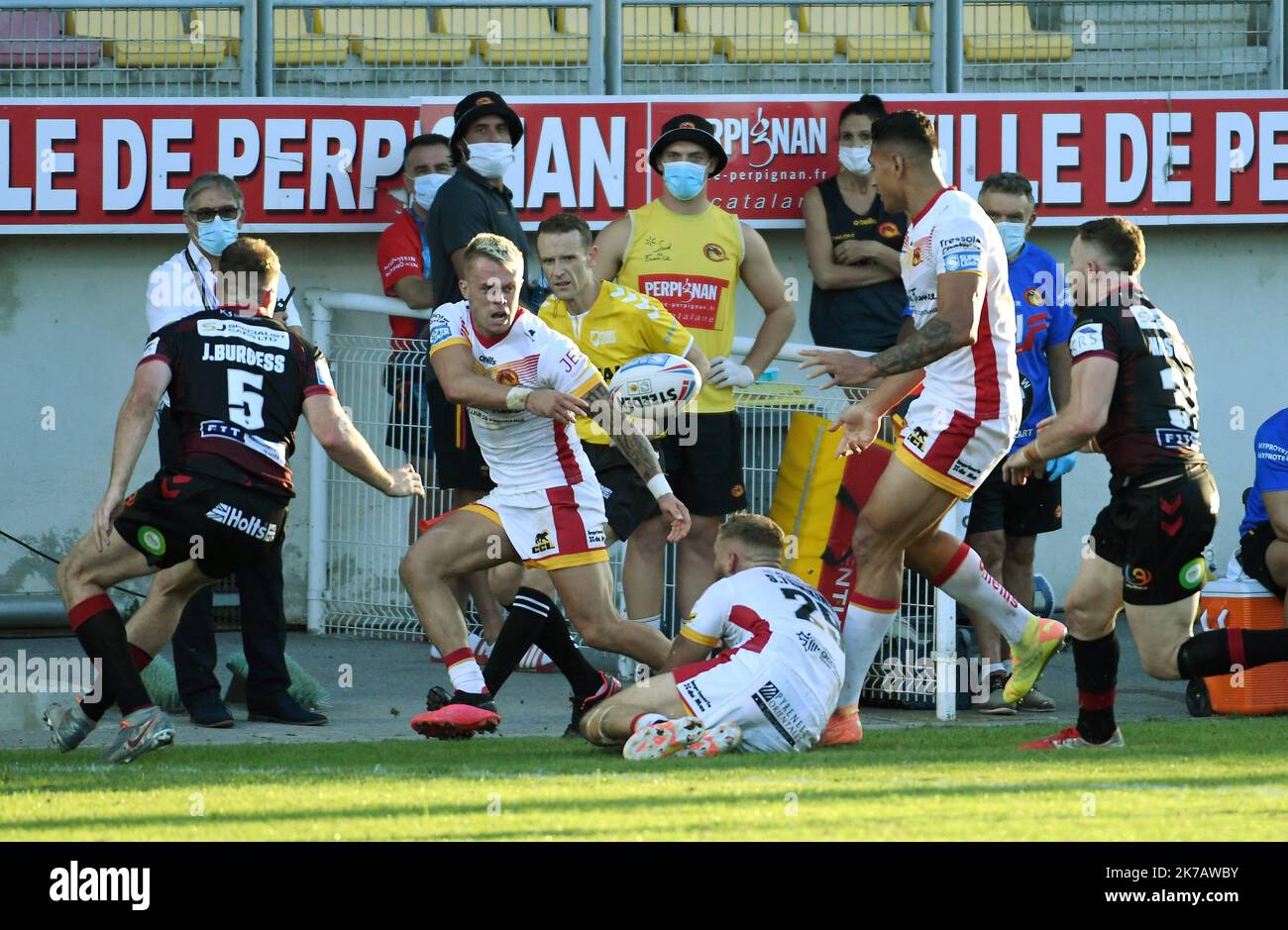 CATALANS DRAGONS VS WIGAN WARRIORS / STADE GILBERT BRUTUS DE PERPIGNAN ...