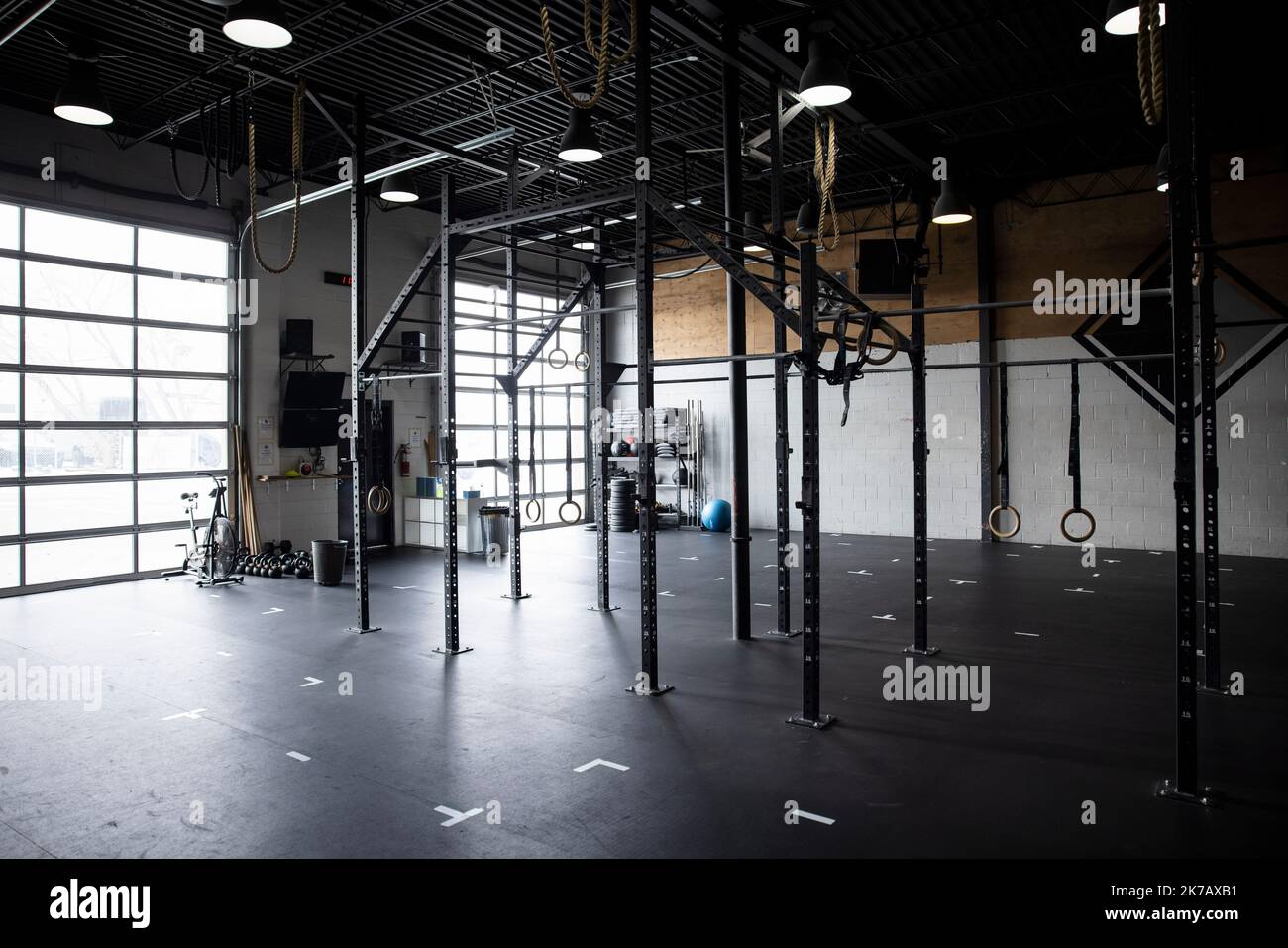 Empty gym equipment hi-res stock photography and images - Alamy