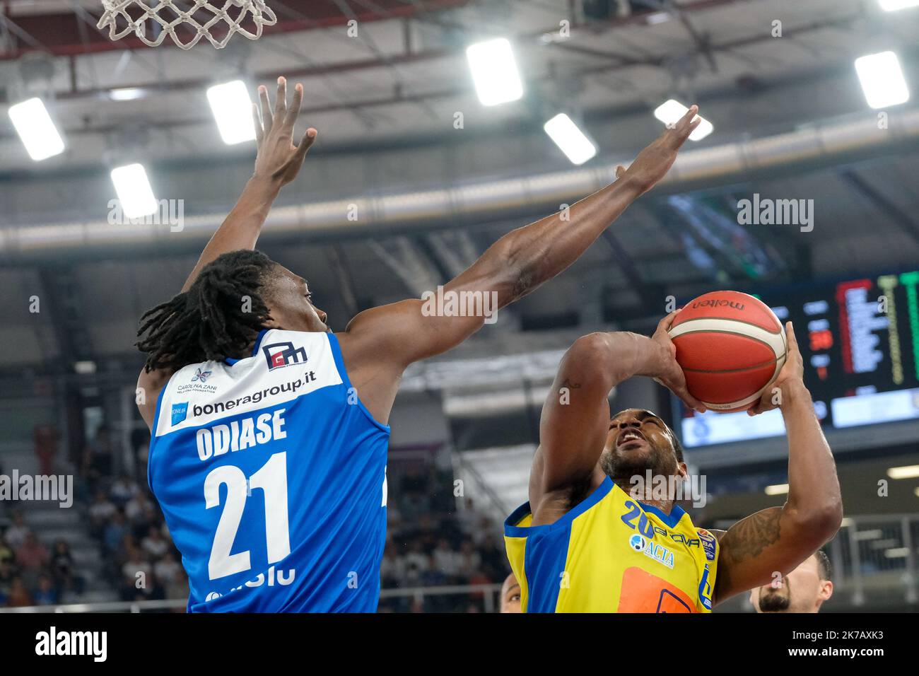 Italienische basket meisterschaft hi-res stock photography and images ...