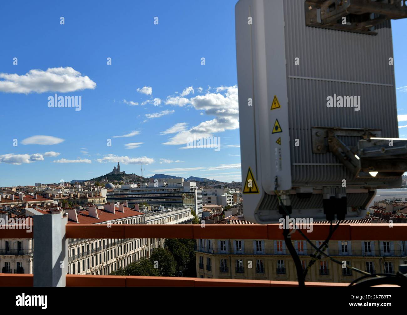 Antenne de toit hi-res stock photography and images - Alamy