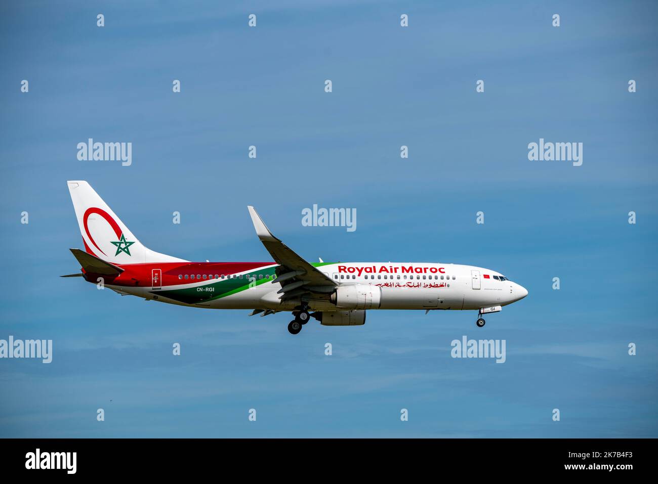 Amsterdam Schiphol Airport, AMS, aircraft approaching Kaagbaan, runway ...