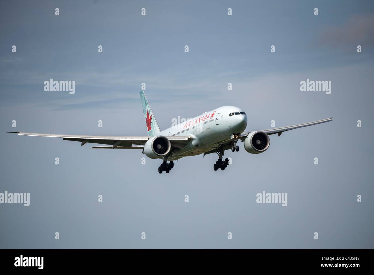 Amsterdam Schiphol Airport, AMS, aircraft on approach to Kaagbaan ...