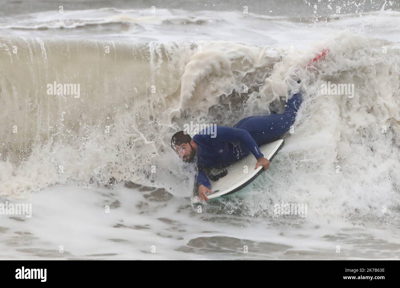 Plage ponton hi-res stock photography and images - Alamy