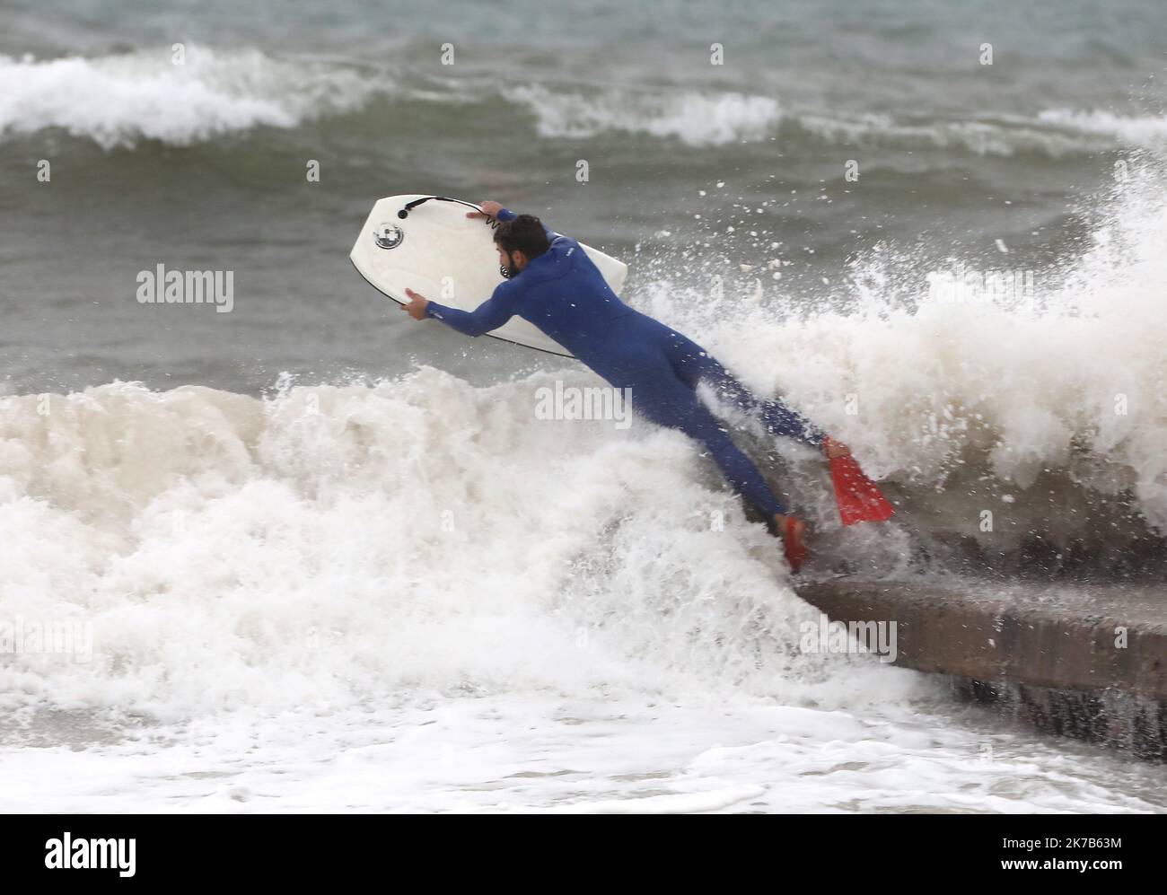 Plage ponton hi-res stock photography and images - Alamy