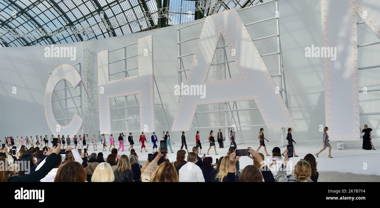 ©FRANCK CASTEL/MAXPPP - Chanel Runway Paris Fashion Week Womenswear ...