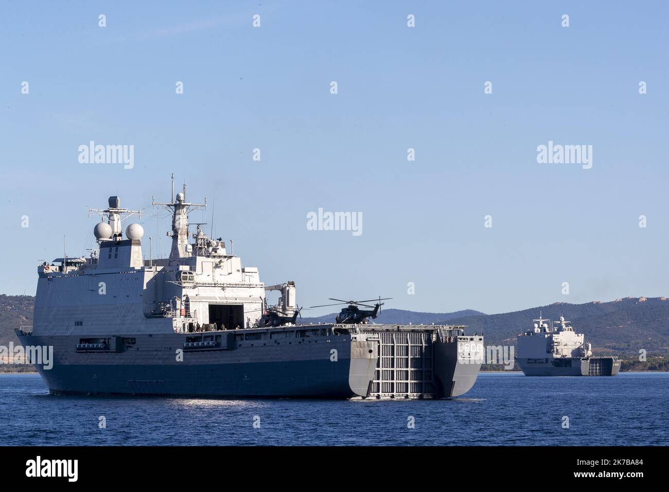 Navires de surface hi-res stock photography and images - Alamy