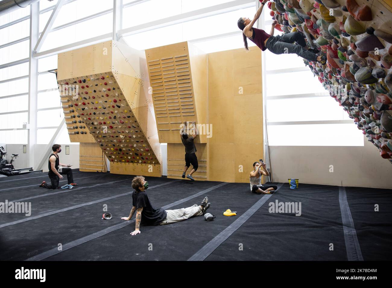 Climbing walls hi-res stock photography and images - Alamy