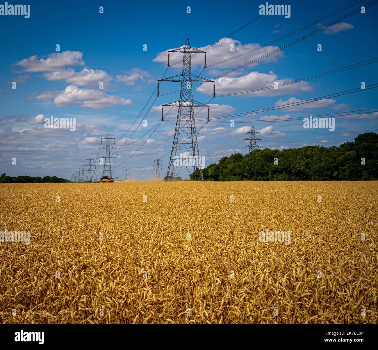 Pylon Power Electricity Electrical Distribution Aerial Cable Running ...