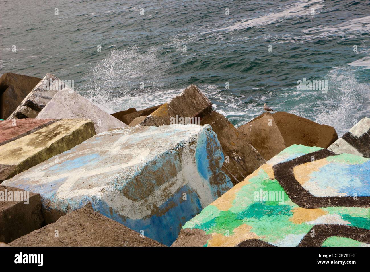 Wave dissipating concrete blocks hi-res stock photography and images ...