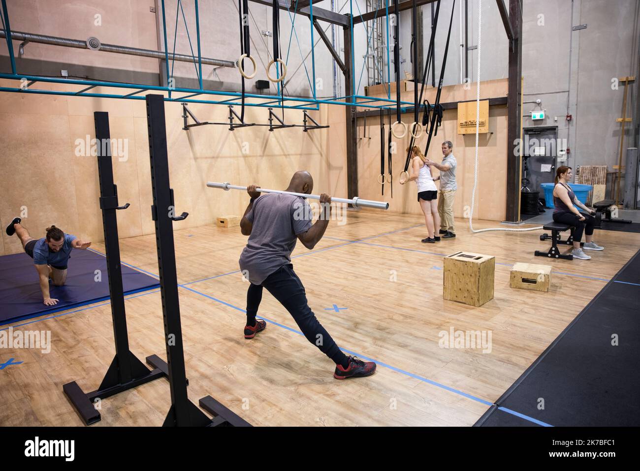 Side view of woman in gym hi-res stock photography and images - Alamy