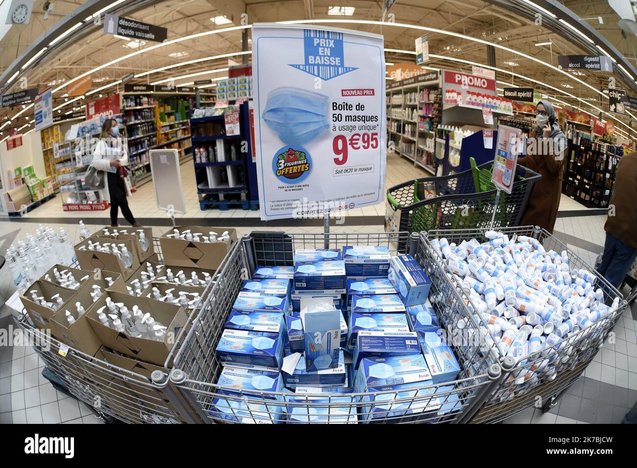 Solution hydroalcoolique hi-res stock photography and images - Alamy