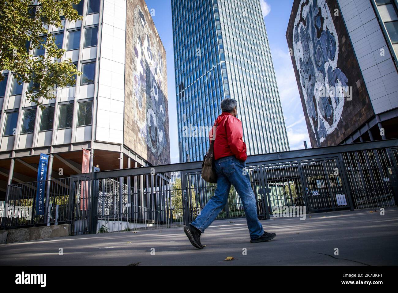 Les universités hi-res stock photography and images - Alamy