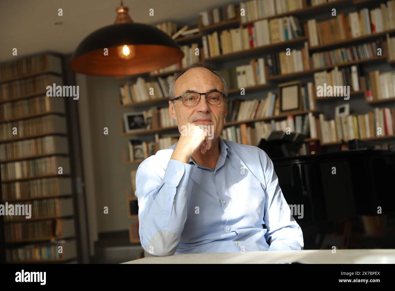 Interview journaliste interview interview hi-res stock photography and ...