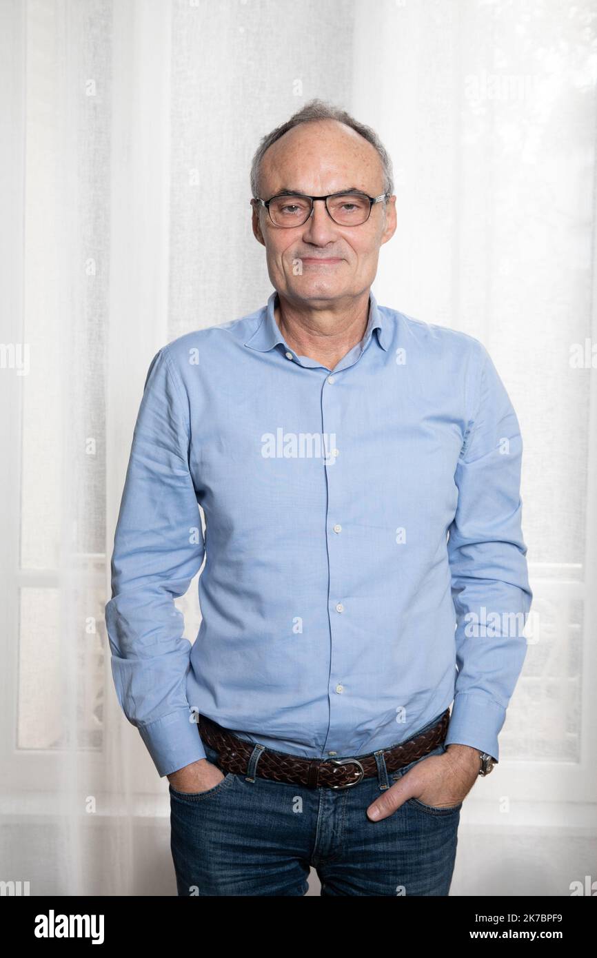 Interview journaliste interview interview hi-res stock photography and ...