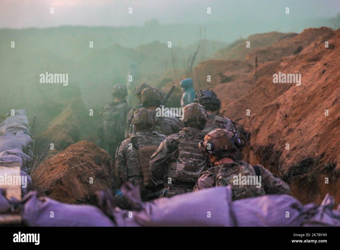 U.S. Army Soldiers with Cutthroat Company, 1st Battalion, 66th Armor ...
