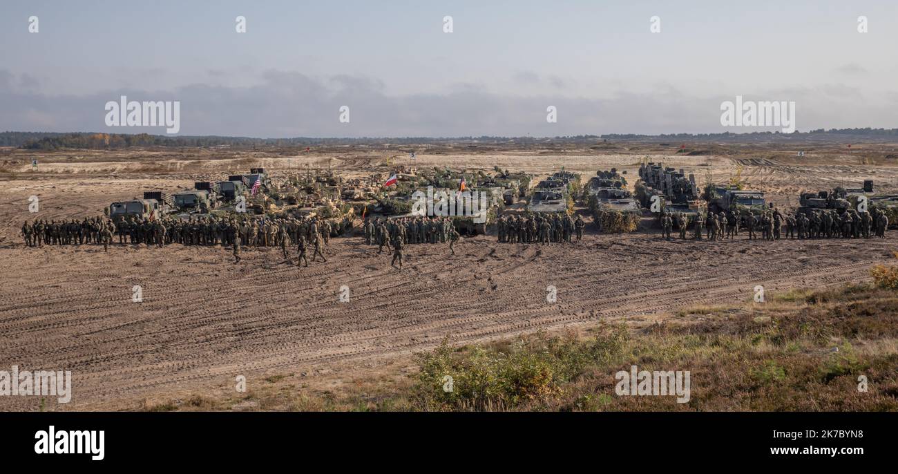 U.S. Army Soldiers assigned to the 1st Battalion, 68th Armor Regiment ...
