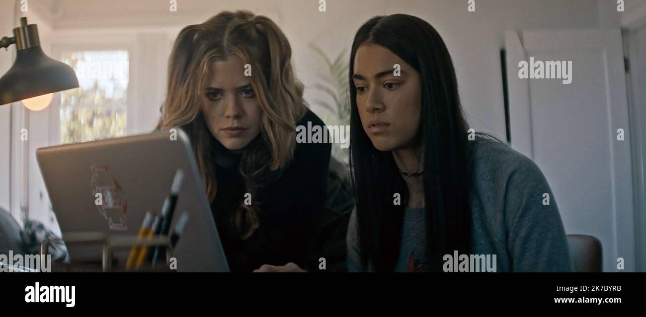 GRIMCUTTY, from left: Tate Moore, Sara Wolfkind, 2022. © Hulu ...
