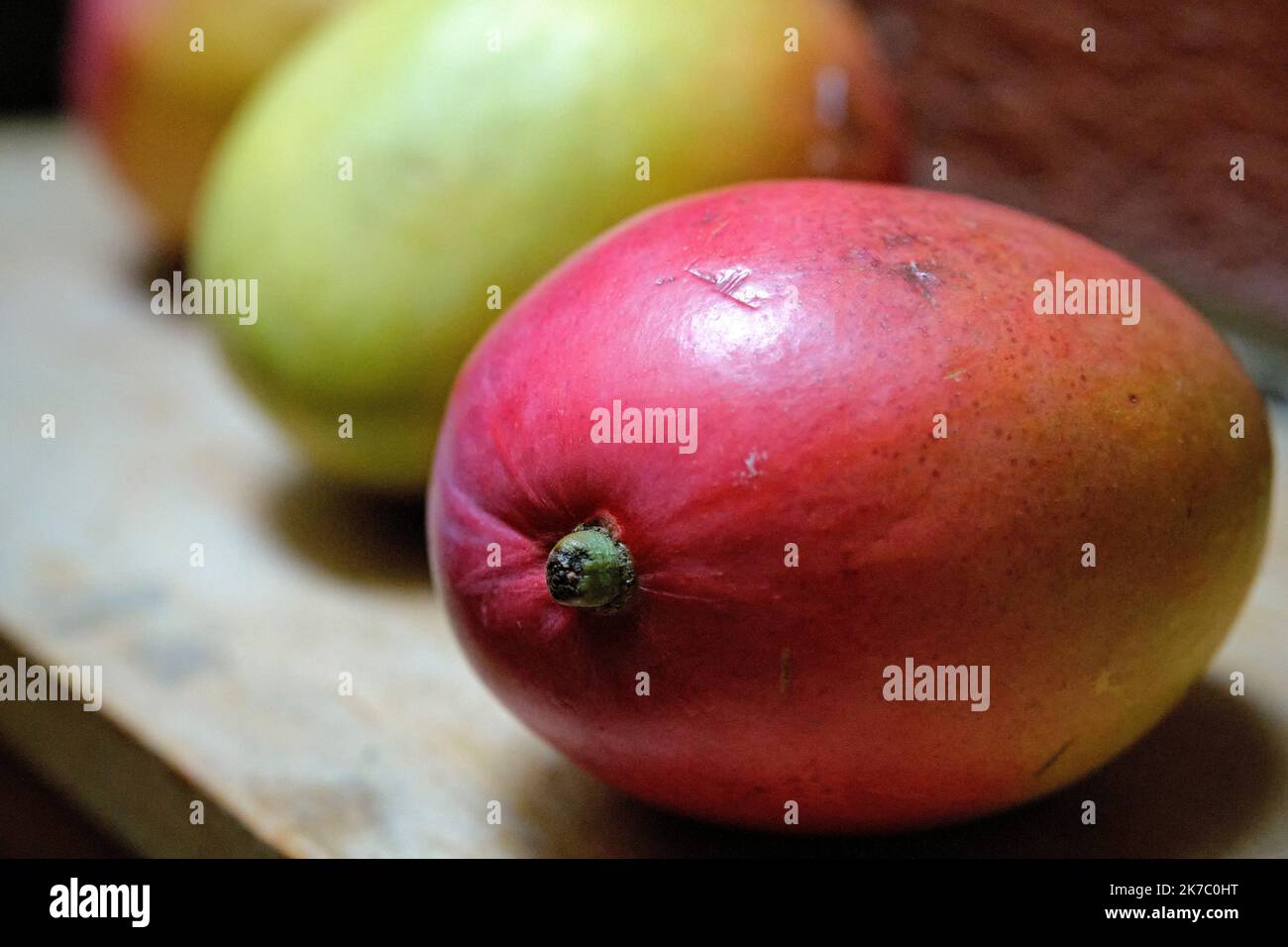 Mature mango hi-res stock photography and images - Alamy