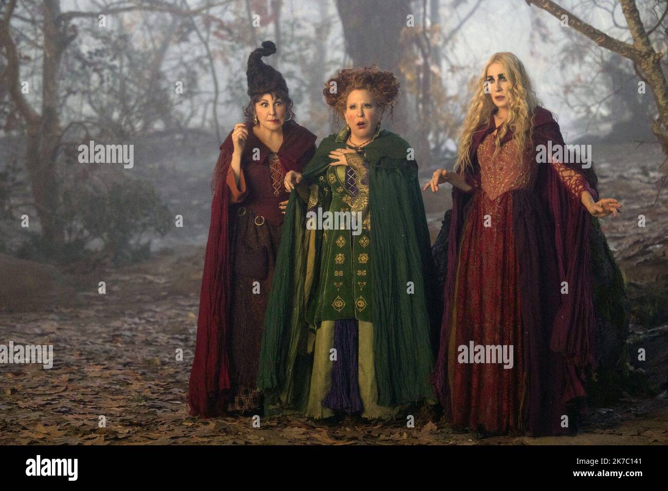 HOCUS POCUS 2, from left: Kathy Najimy, Bette Midler, Sarah Jessica ...