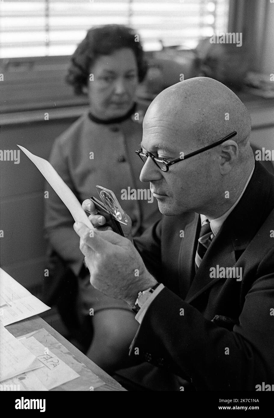 Arthur Rothstein, American photographer, visits Editorial Abril ...