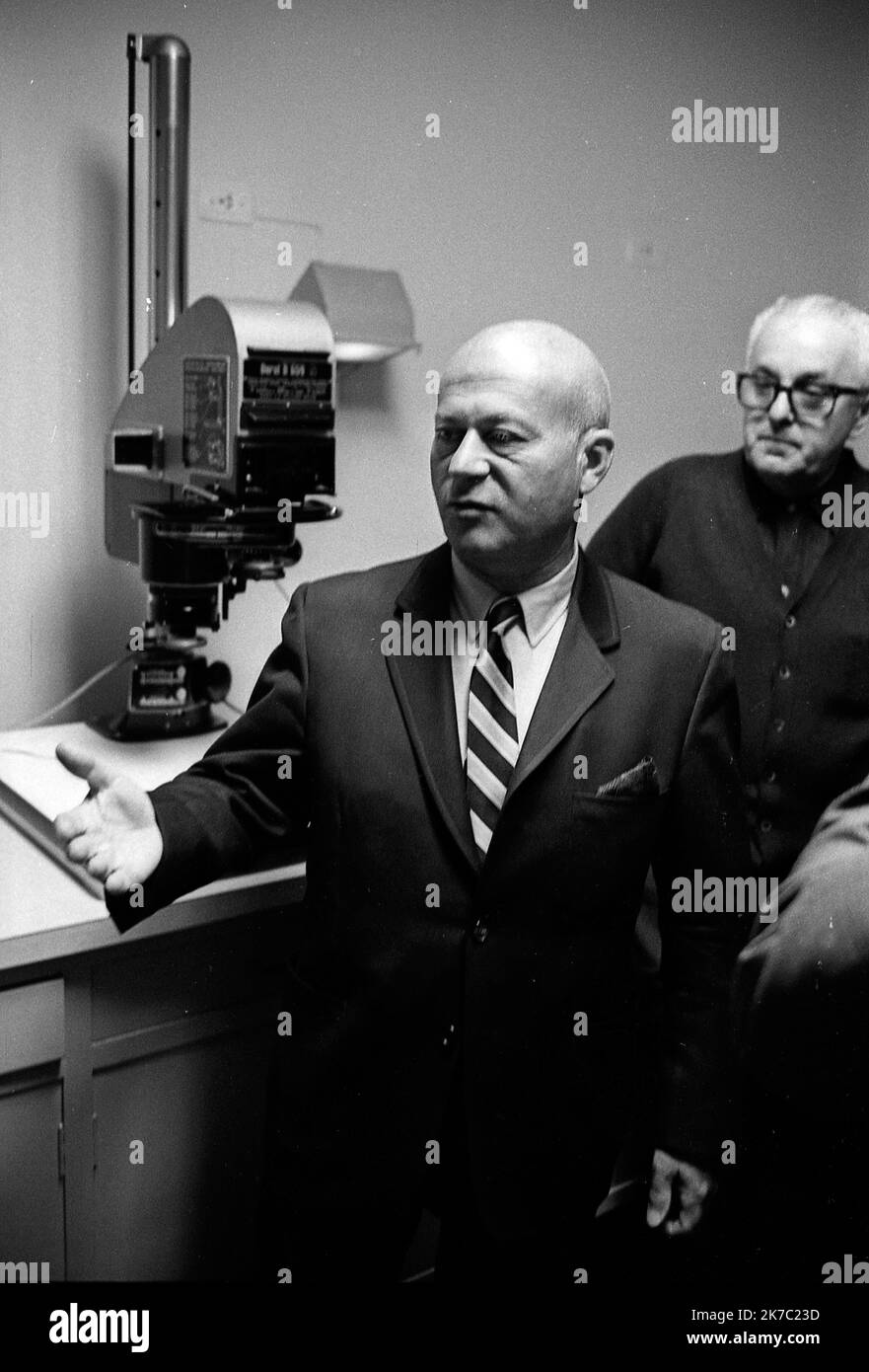 Arthur Rothstein, American photographer, visits Editorial Abril ...