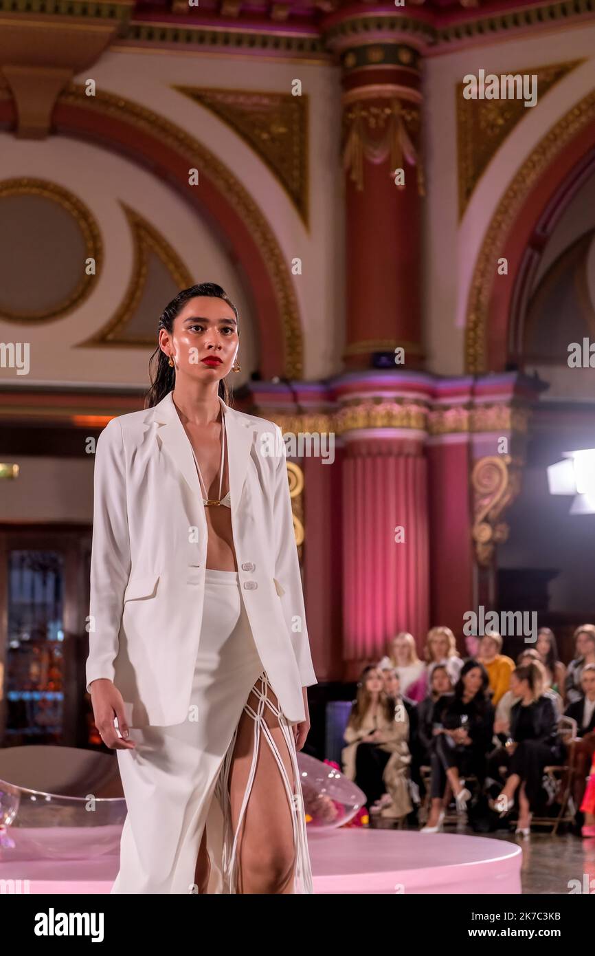 Melbourne, Australia, 16 October, 2022. A model wearing an outfit by ...