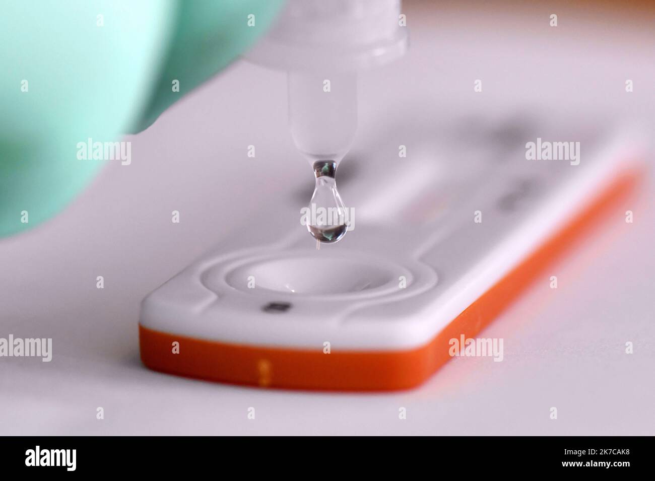 Test negatif hi-res stock photography and images - Alamy