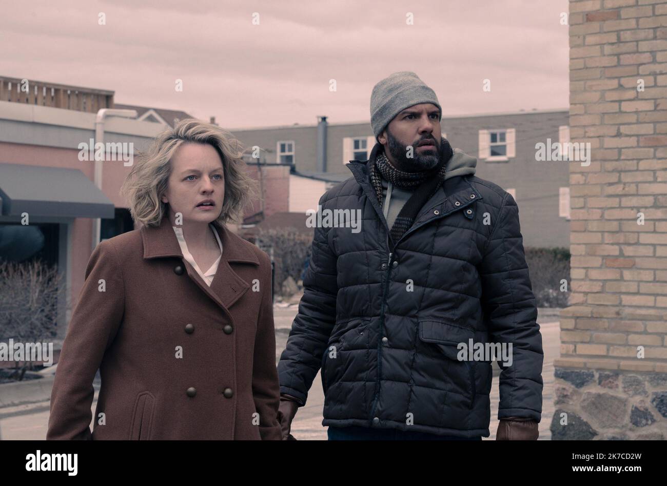 THE HANDMAID'S TALE, from left: Elisabeth Moss, O-T Fagbenle, 'Dear ...