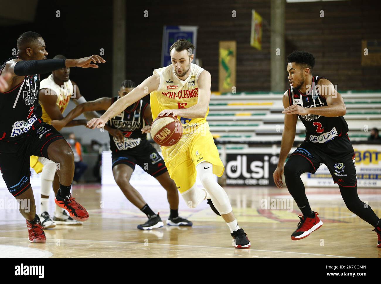 Thierry Larret / Maxppp. Basket Pro B: JA Vichy Clermont Métropole vs ...