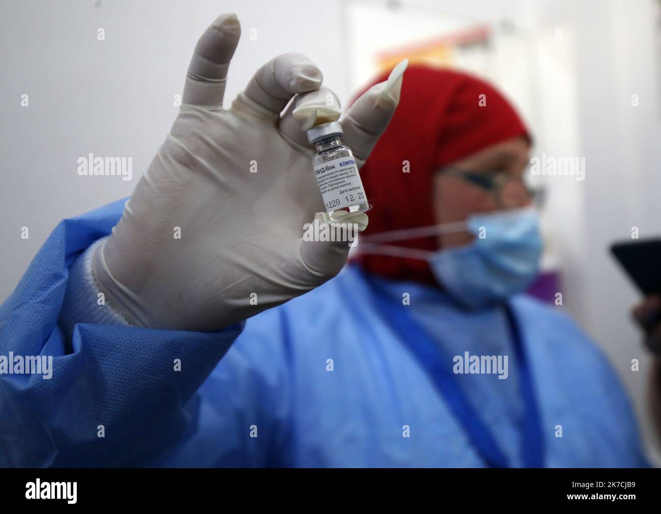 Vaccin spoutnik v russe hi-res stock photography and images - Alamy