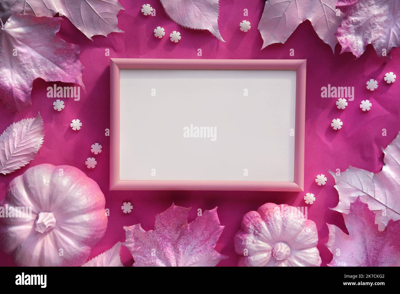 Frame magenta hi-res stock photography and images - Alamy