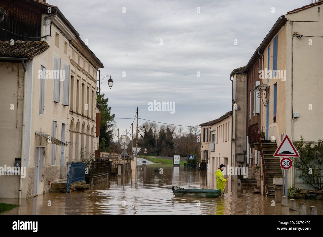 Inondations en ville hi-res stock photography and images - Alamy