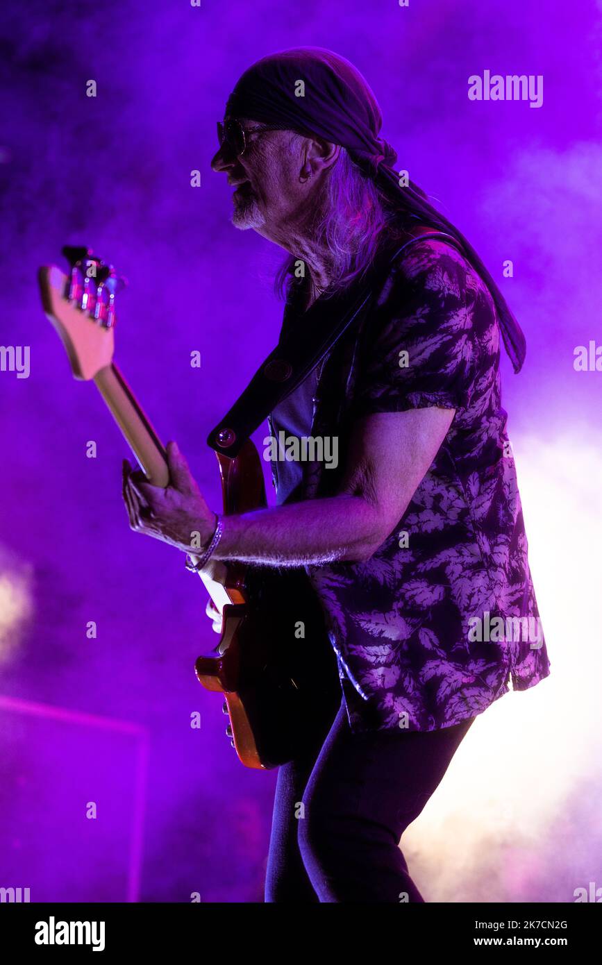 Deep purple palco hi-res stock photography and images - Alamy