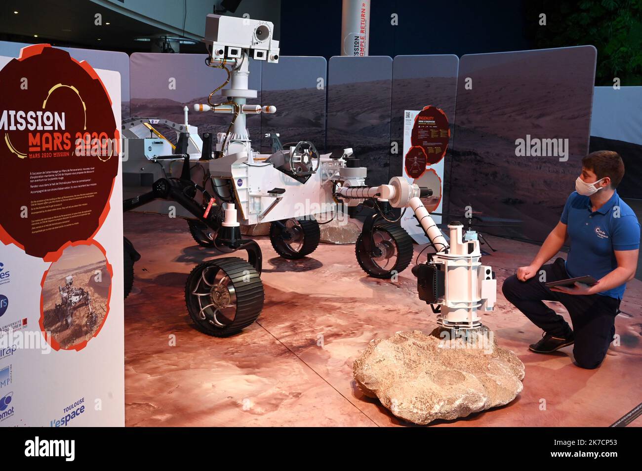 ©DENISE ROSSANO/MAXPPP - Une maquette du robot Perseverance est ...
