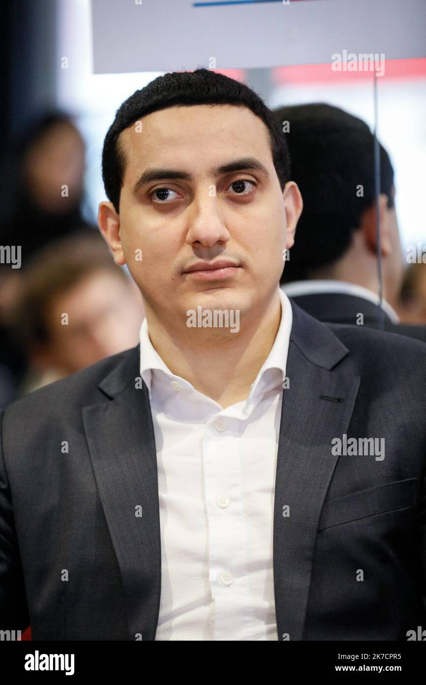 Generation s hi-res stock photography and images - Alamy