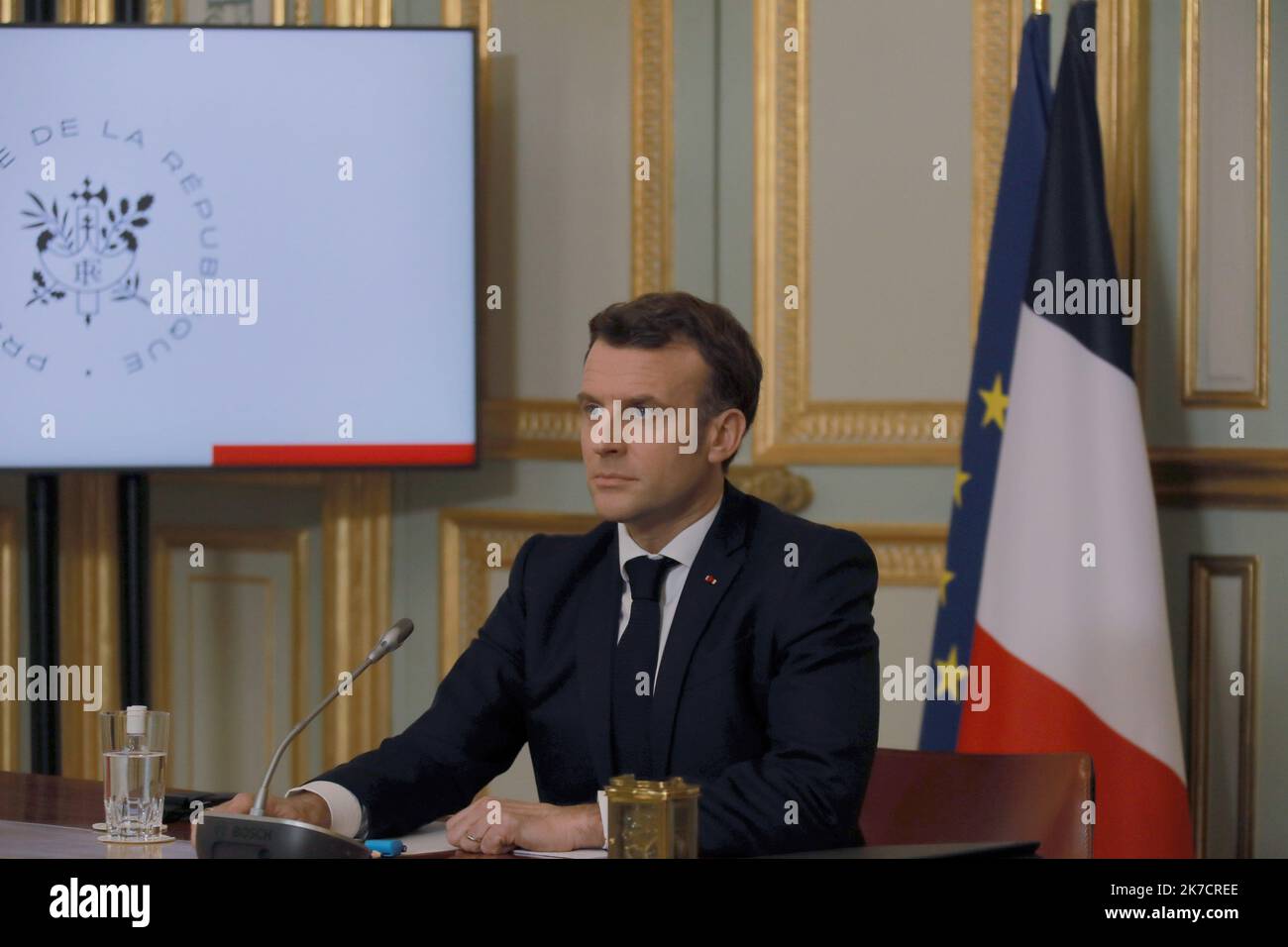 Emmanuel macron en g7 hi-res stock photography and images - Alamy