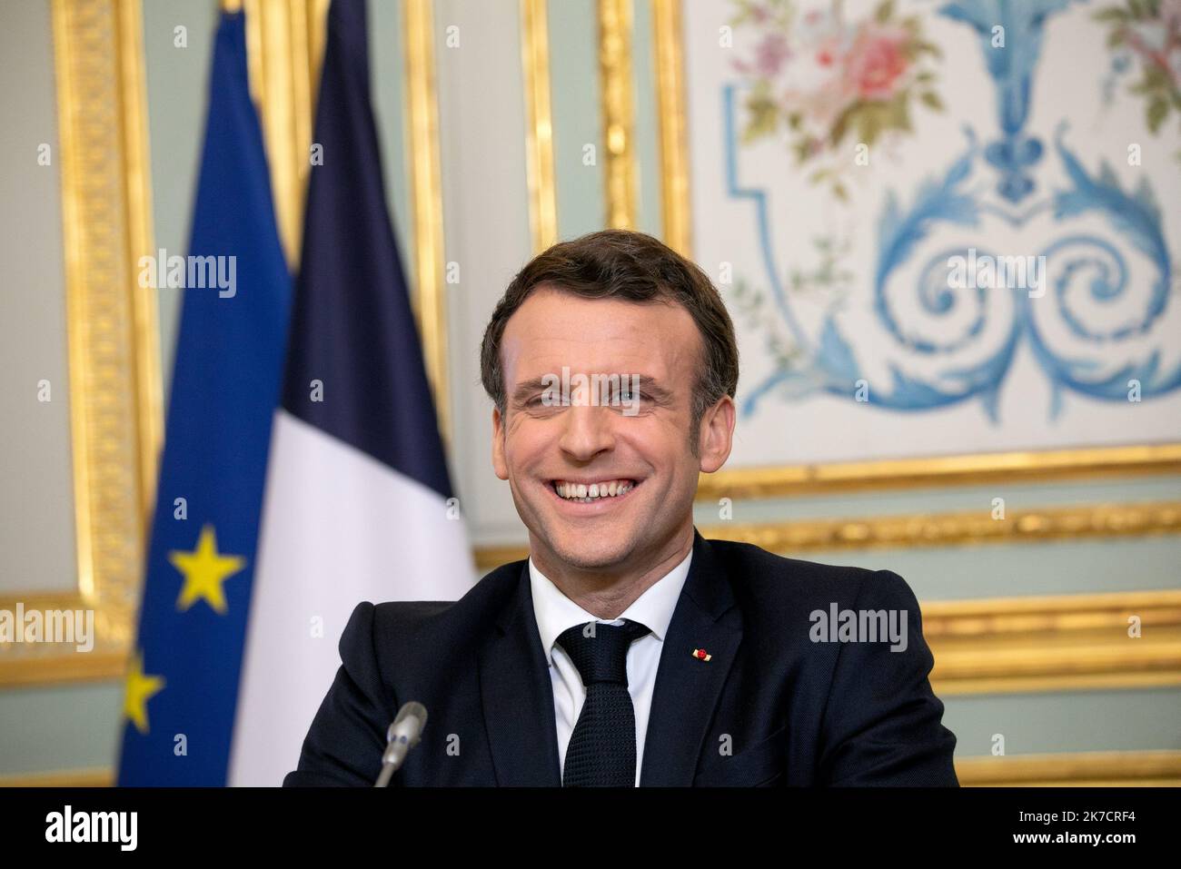 Visioconference d'Emmanuel Macron, President de la Republique avec les membres du G7, dans une ...