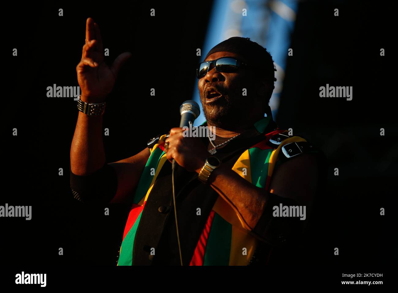 Le chanteur et la chanson hi-res stock photography and images - Alamy