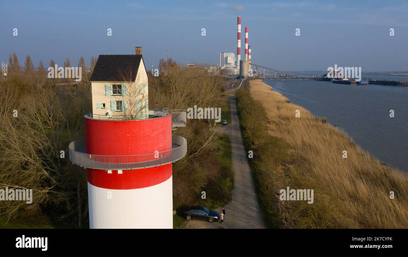 Villa cheminee hi-res stock photography and images - Alamy