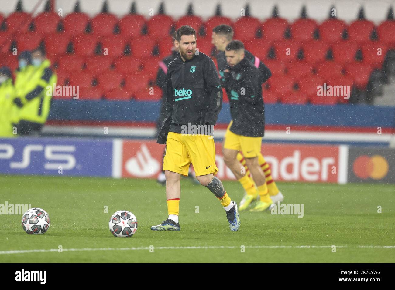 ©Sebastien Muylaert/MAXPPP - Lionel Messi of FC Barcelona during warmup ...