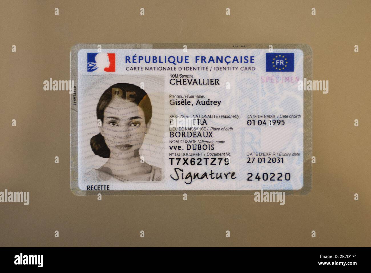 Carte d'identité nationale française hi-res stock photography and ...